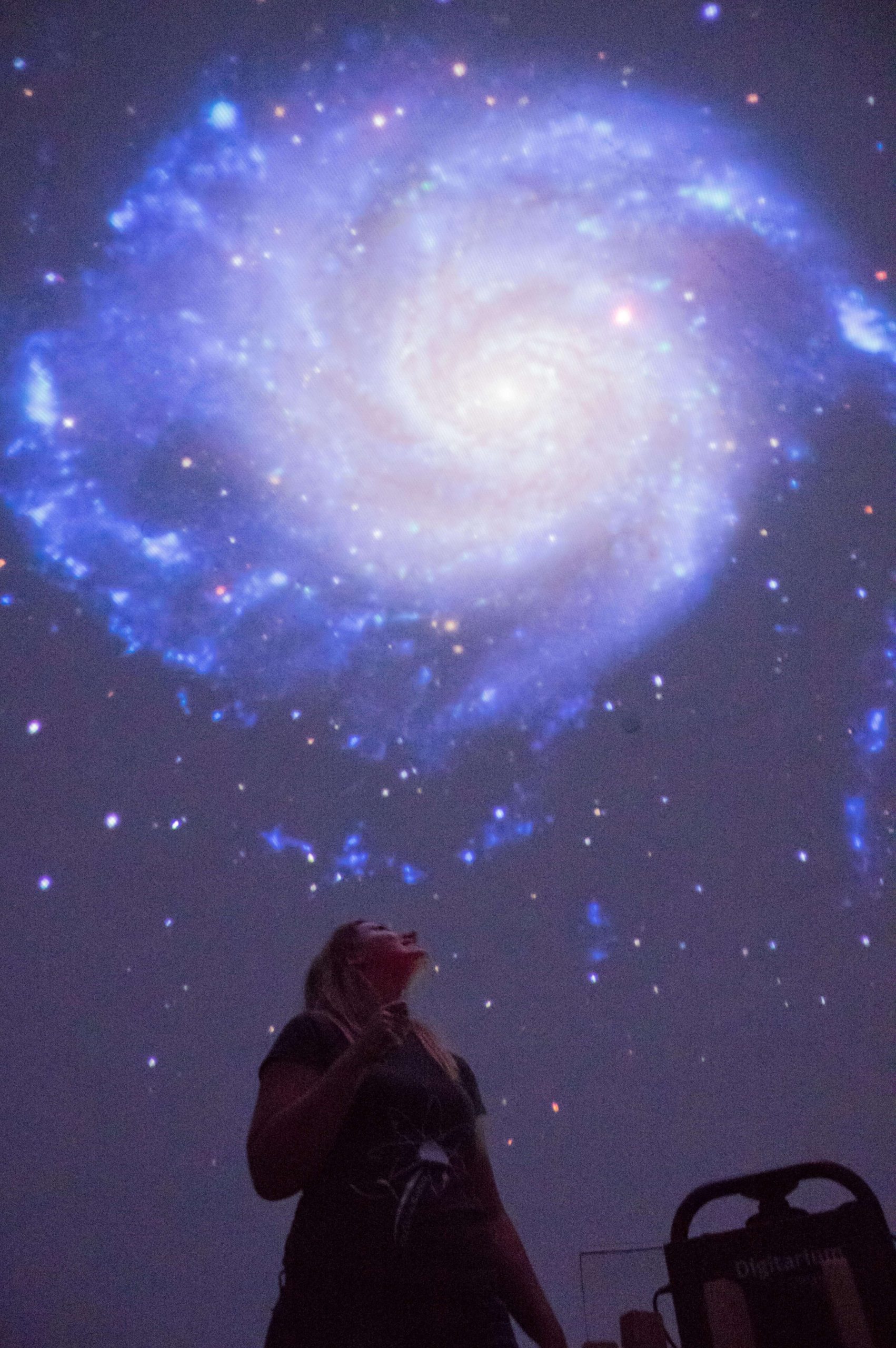 Chelsea Sharon | NUS Physics