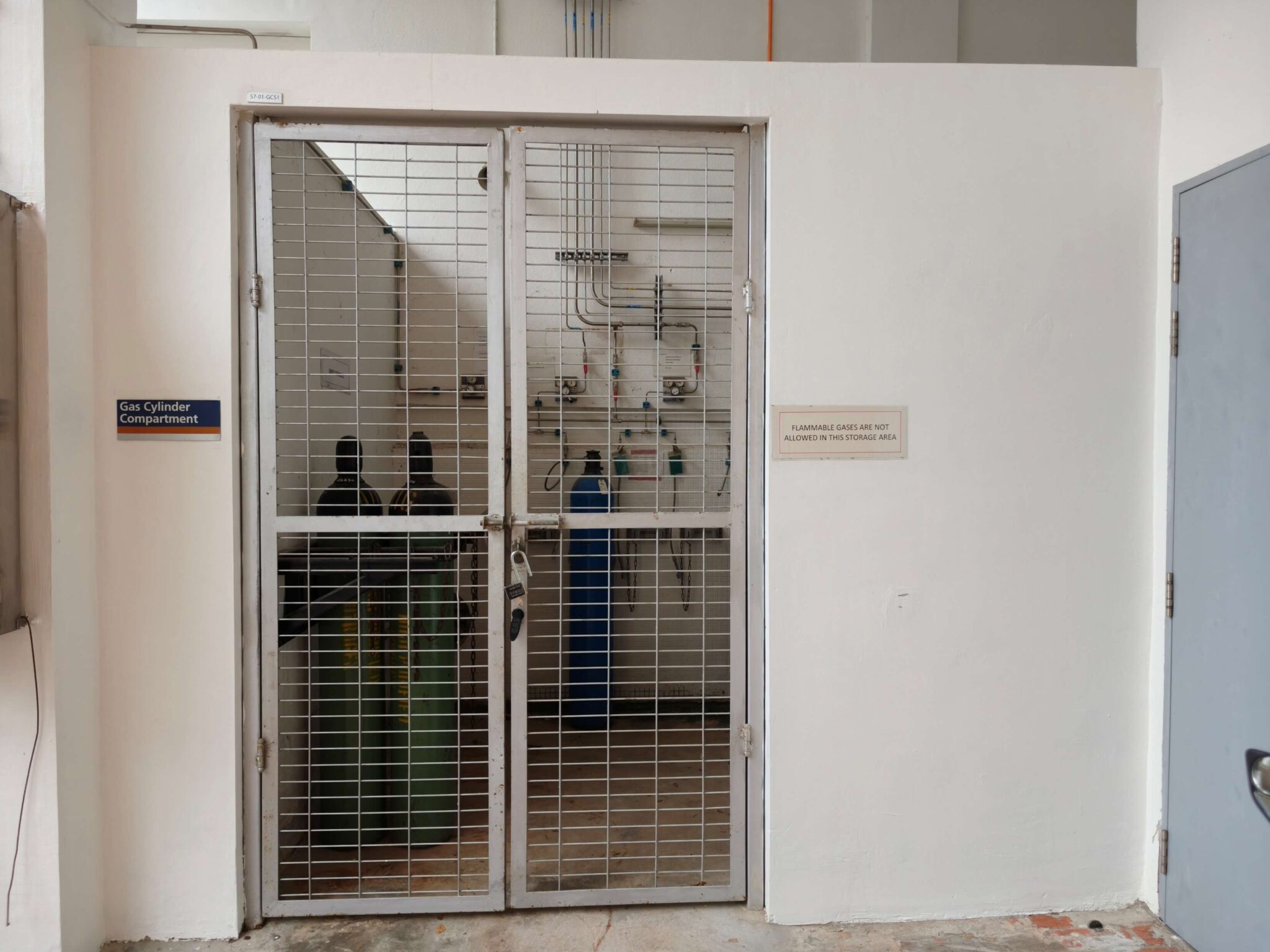 Facilities and services – Gas Cylinder Storage Facility | NUS Physics